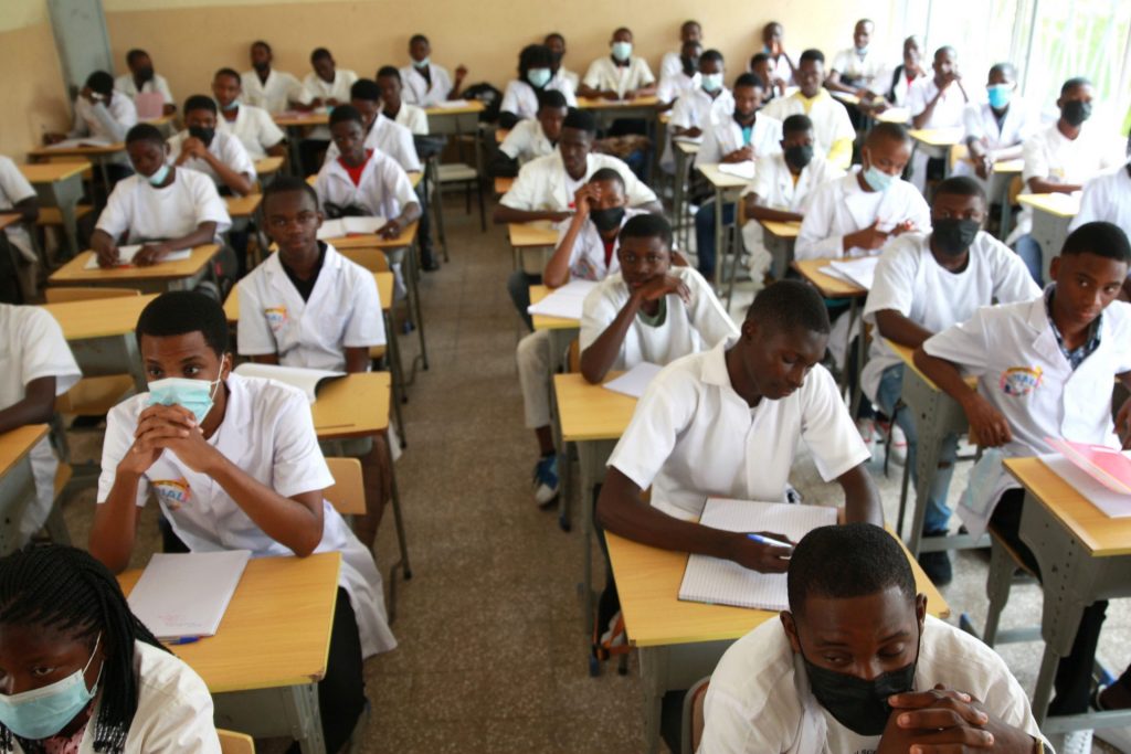 Escolas de Luanda proíbem cortes de cabelo “extravagantes” por ...